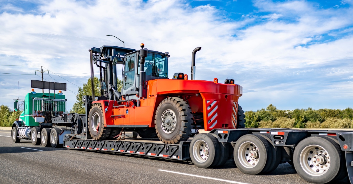 Guidelines for Choosing the Right Step Deck Shipping Solution